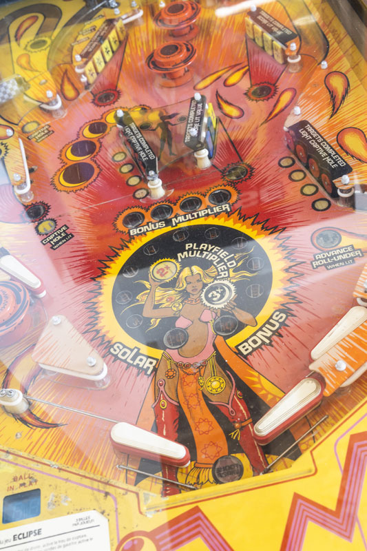 Flipper éclipse - LC17 - Locations loisirs à Saintes (17)